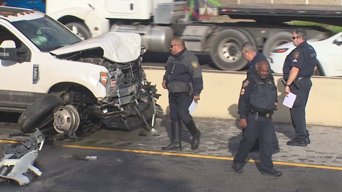 Sheriff's deputy hit by truck on I-10 in Channelview, Texas | khou.com