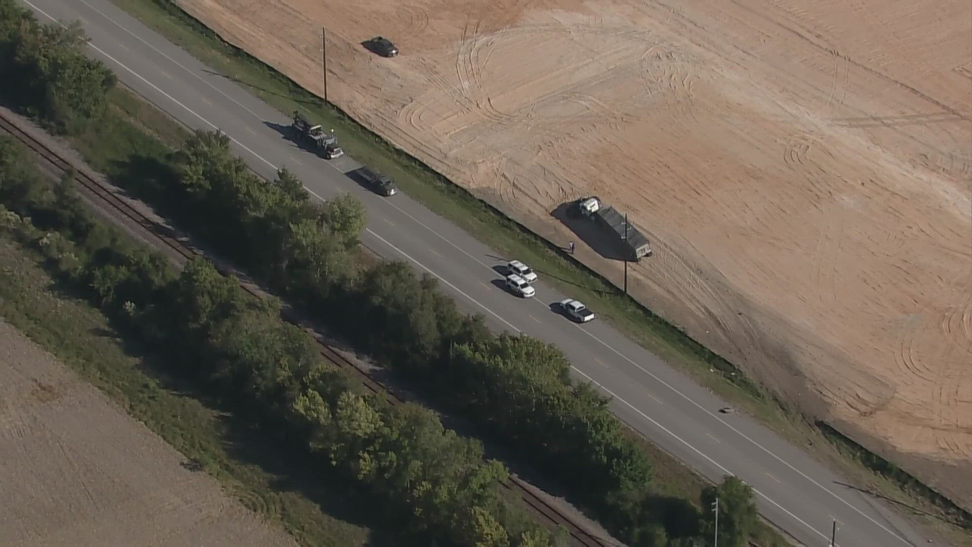 Deadly crash shuts down Highway 90 in Rosenberg | khou.com