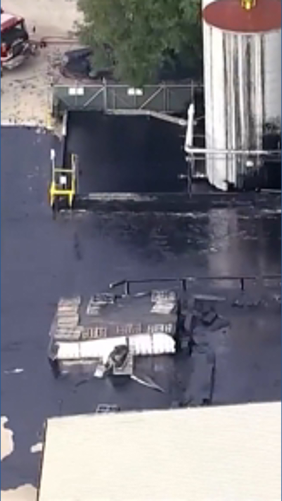 Worker dies after being trapped under asphalt in South Houston tank ...