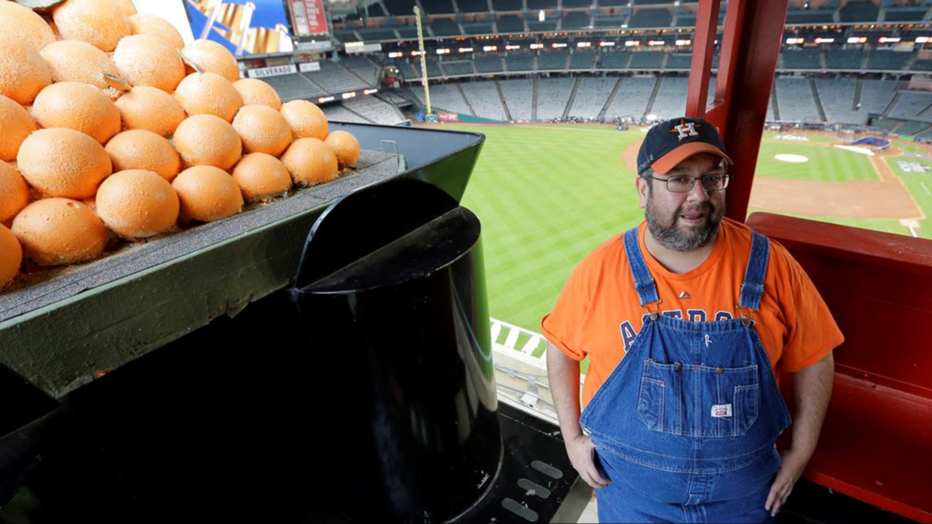Bobby Dynamite is the conductor for the Astros train | khou.com