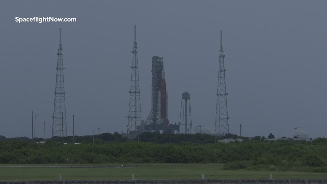 Lightning strikes lightning tower on Artemis launch pad in Cape ...