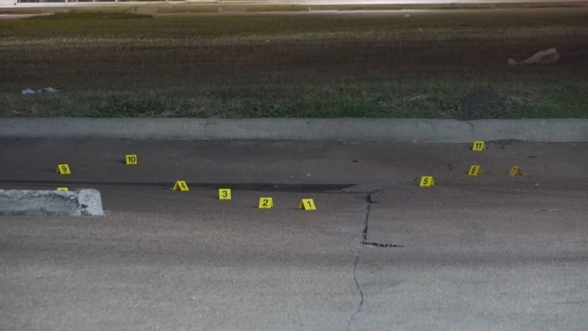 Houston crime: Man and woman shot outside taco truck in Alief | khou.com