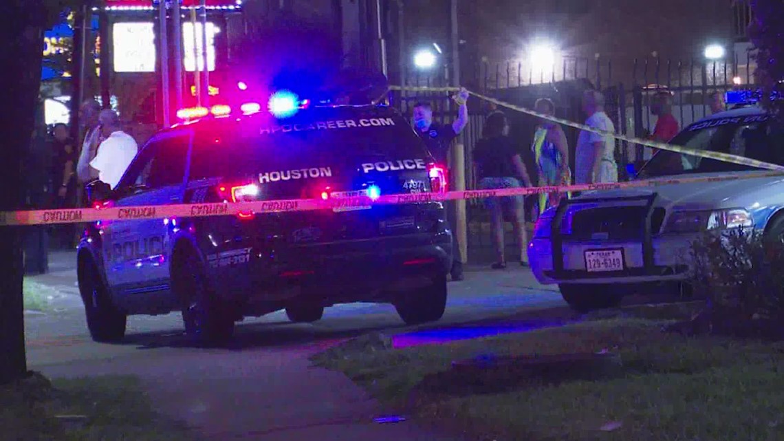 Man Woman Dead After Being Struck By Pickup Truck Near South Loop