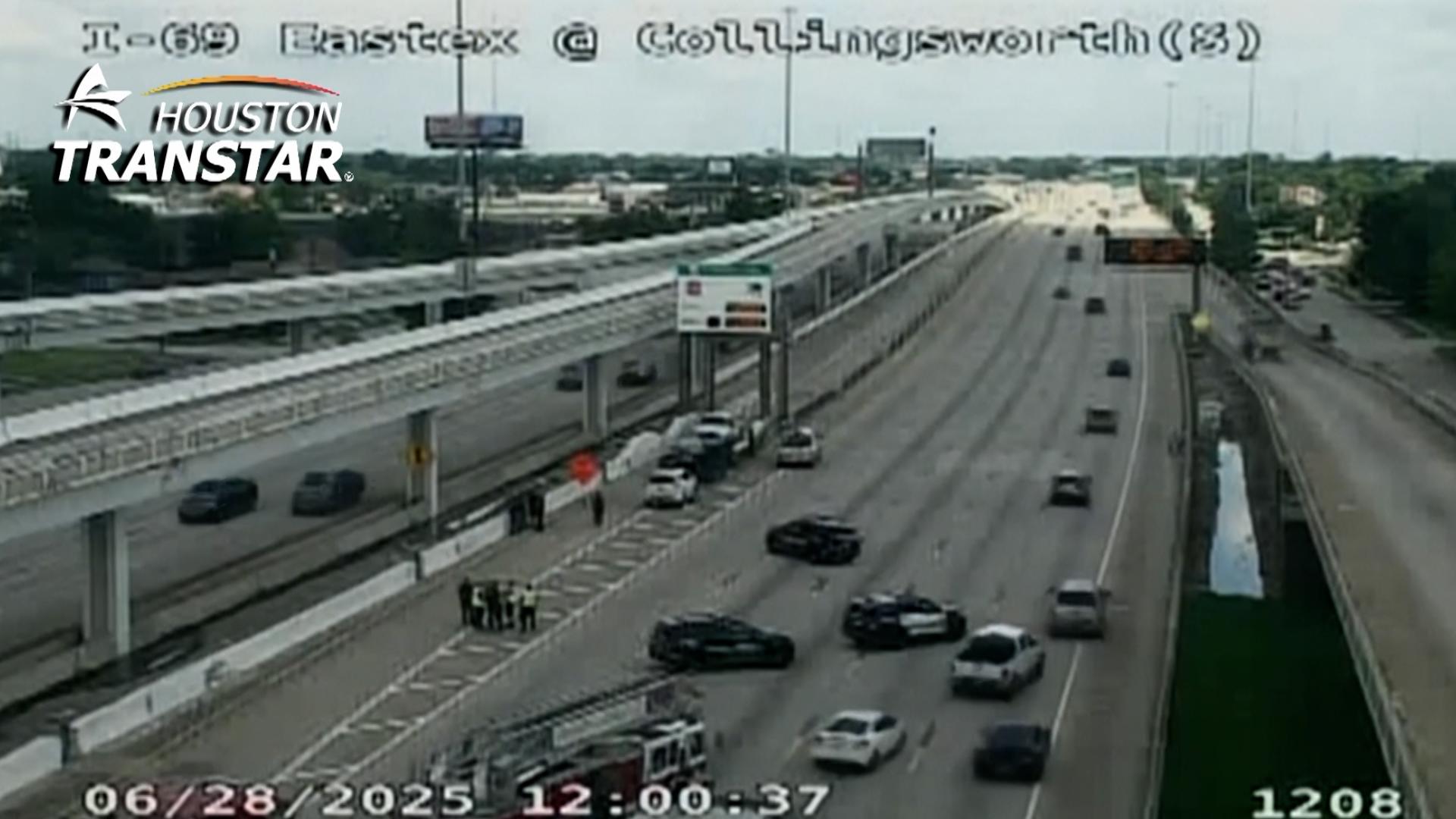 Deadly crash shuts down Eastex Freeway at Collingsworth | khou.com