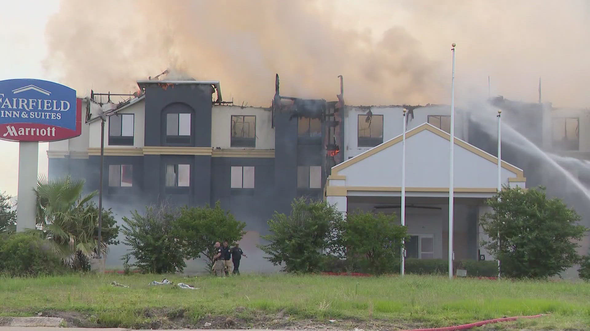 Vacant Fairfield Inn catches fire for third time in 3 months | khou.com