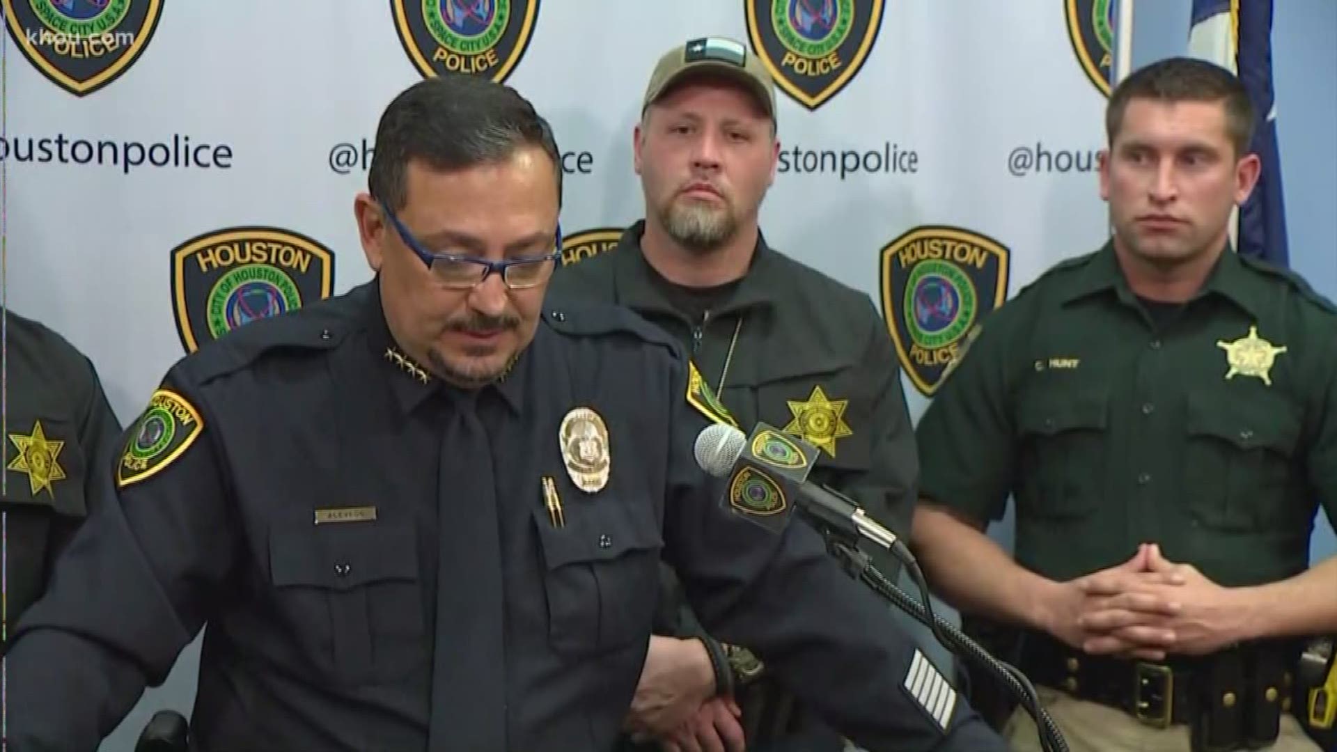 164 parole offenders arrested in roundup by HPD, other Houston-area ...