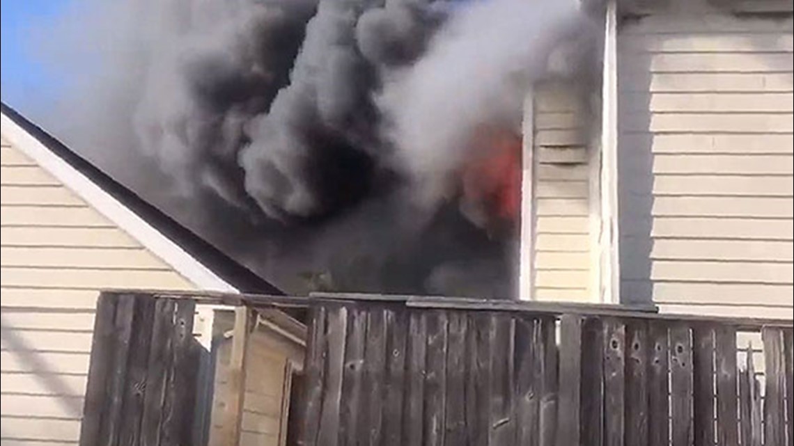 Heavy smoke from house fire near downtown Houston | khou.com