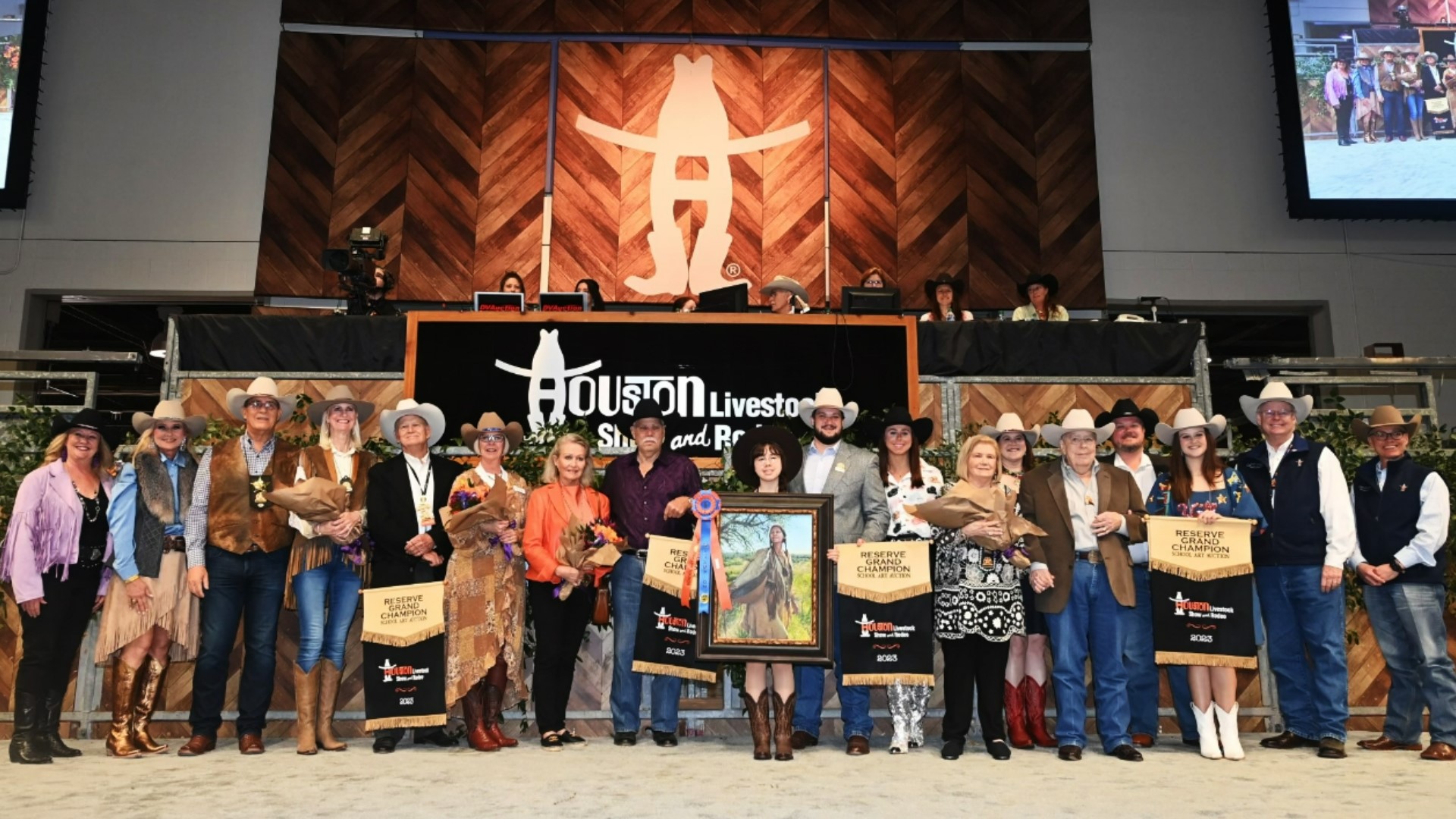 Teen breaks record for Houston rodeo art auction | khou.com