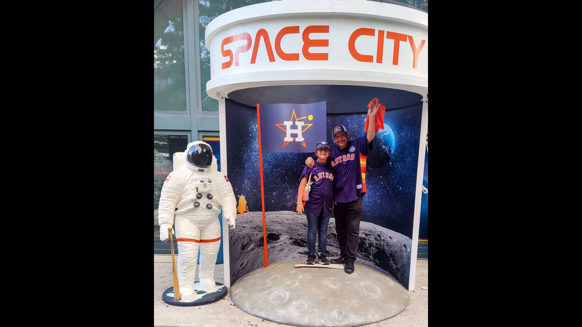 Go 'Stros! Fans share Astros gear, celebrations | khou.com