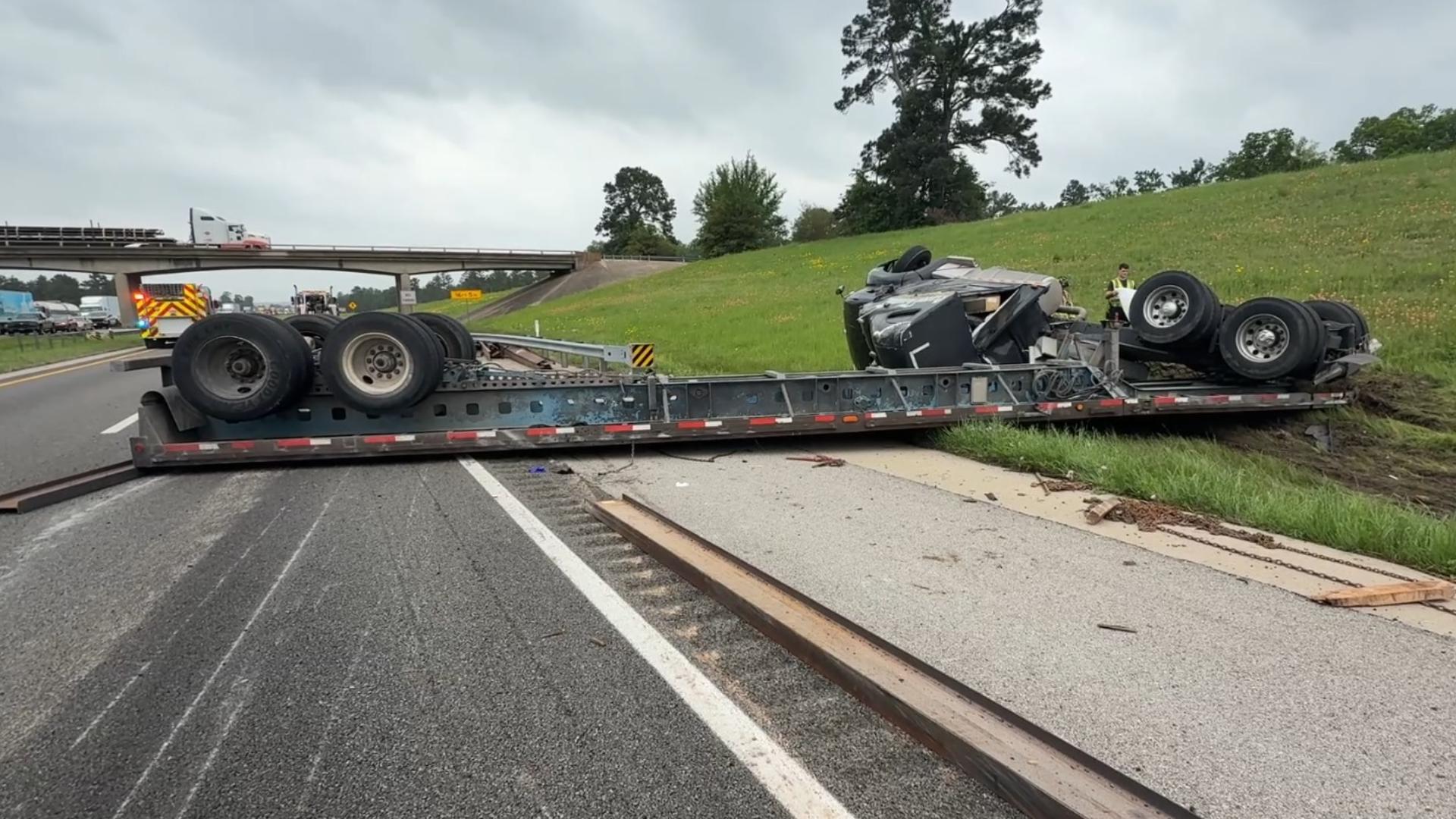Multi-vehicle wreck closes I-45 in both directions north of Huntsville ...