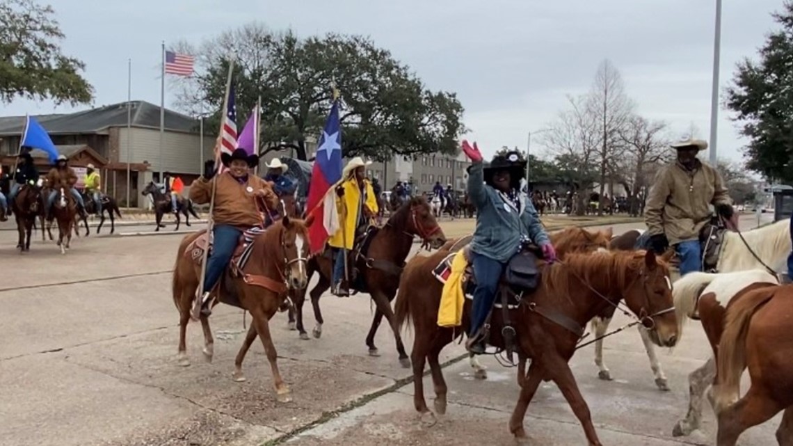 2022 Houston rodeo: Trail riders arrive downtown | khou.com