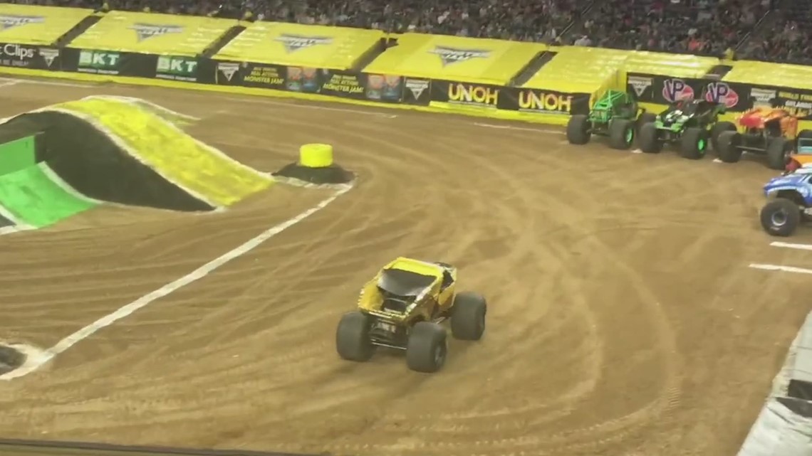 Raw video: Debris fall off monster truck, flies into crowd at Monster ...