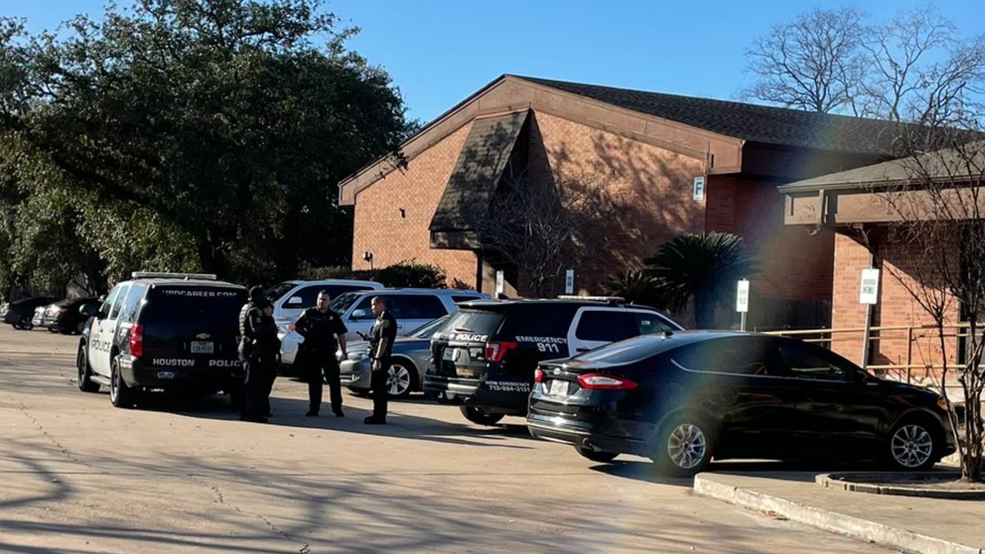 Houston, Texas news: 1 dead after fight between roommates | khou.com
