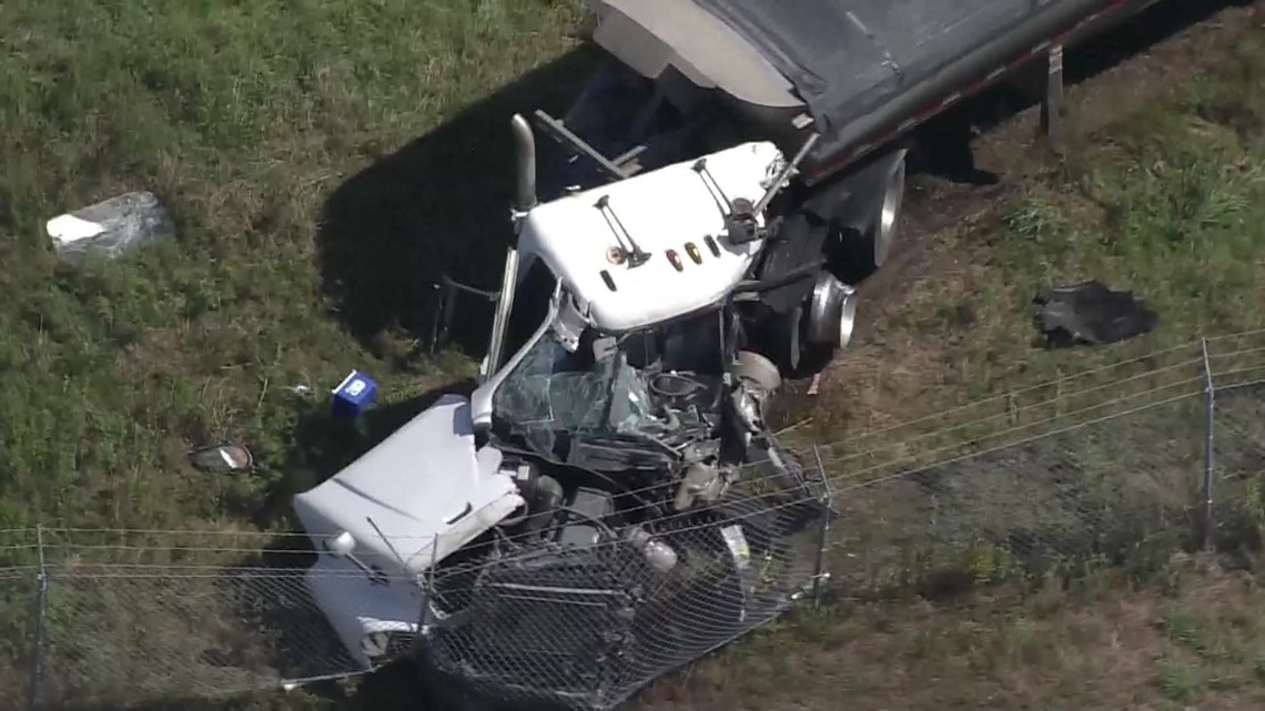 Highway 90 closed in Rosenberg, Texas due to big rig crash | khou.com