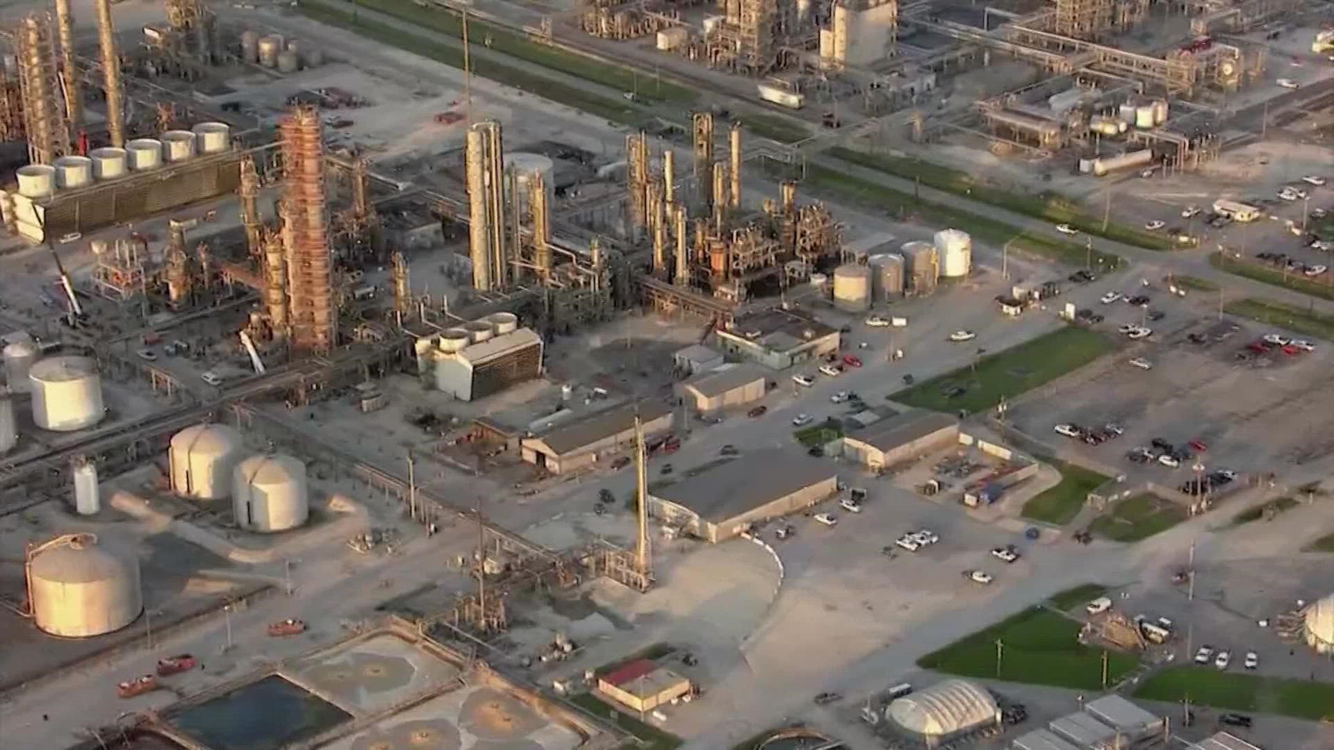 LyondellBasell to close Houston refinery next year, announces plan to ...