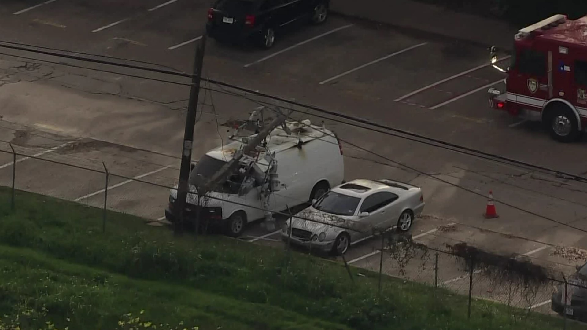 Houston, Texas power outage: Excavator knocks out power lines | khou.com