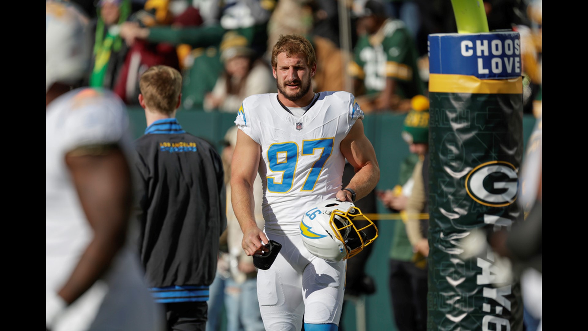 Website ranks 10 hottest players in the NFL | khou.com