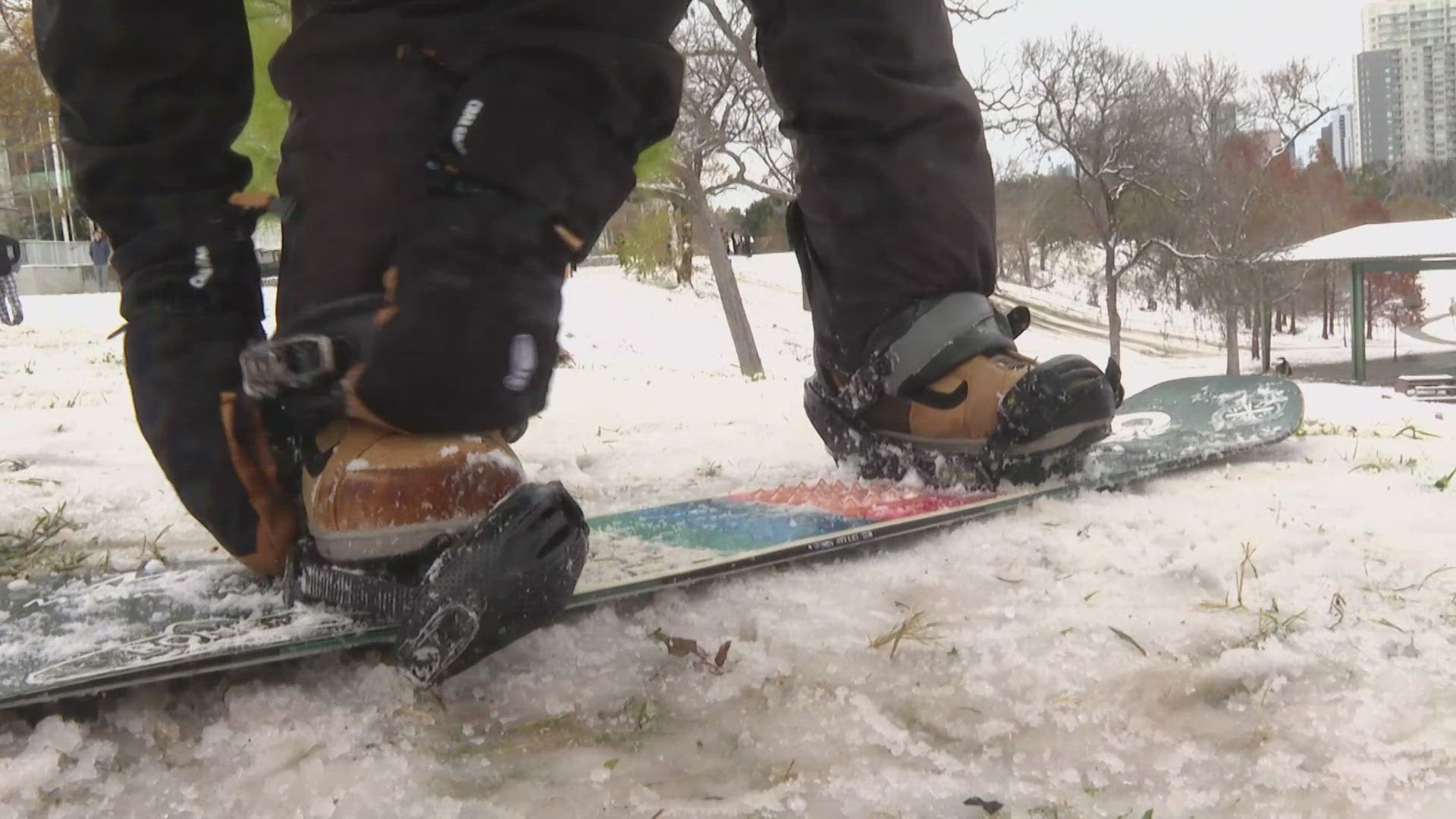 Houston snow: Sledders get creative take advantage of snow day | khou.com