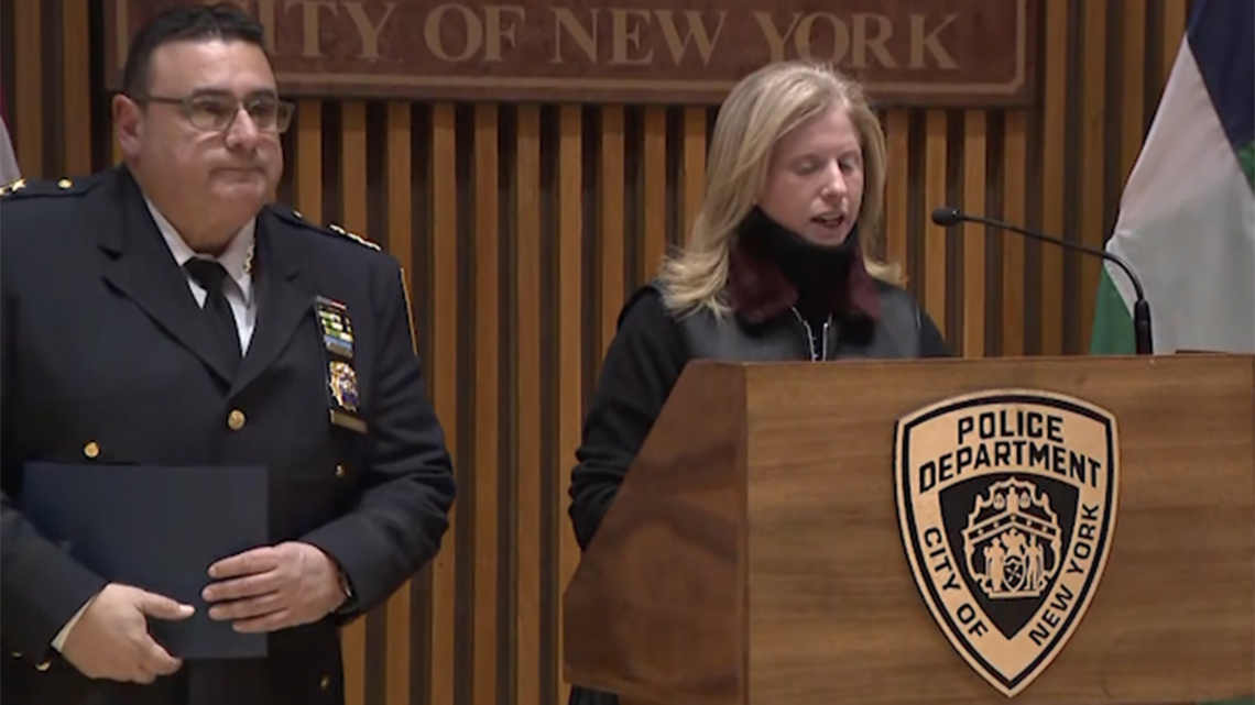 New York police give update after woman set on fire in subway | khou.com