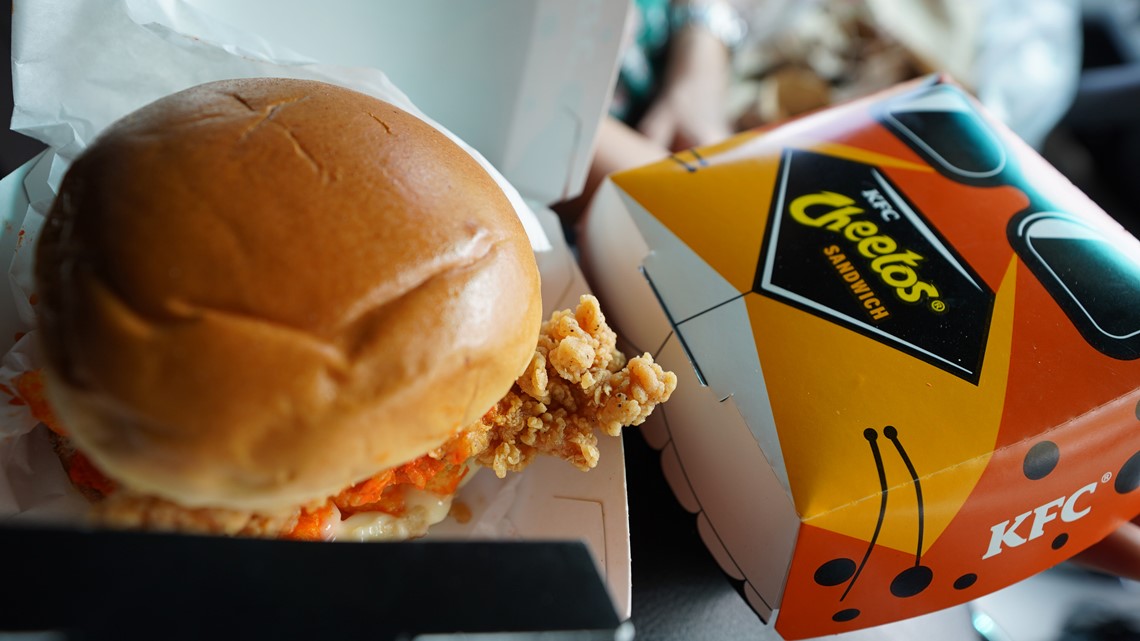Taste testing the Cheetos Sandwich from KFC | khou.com