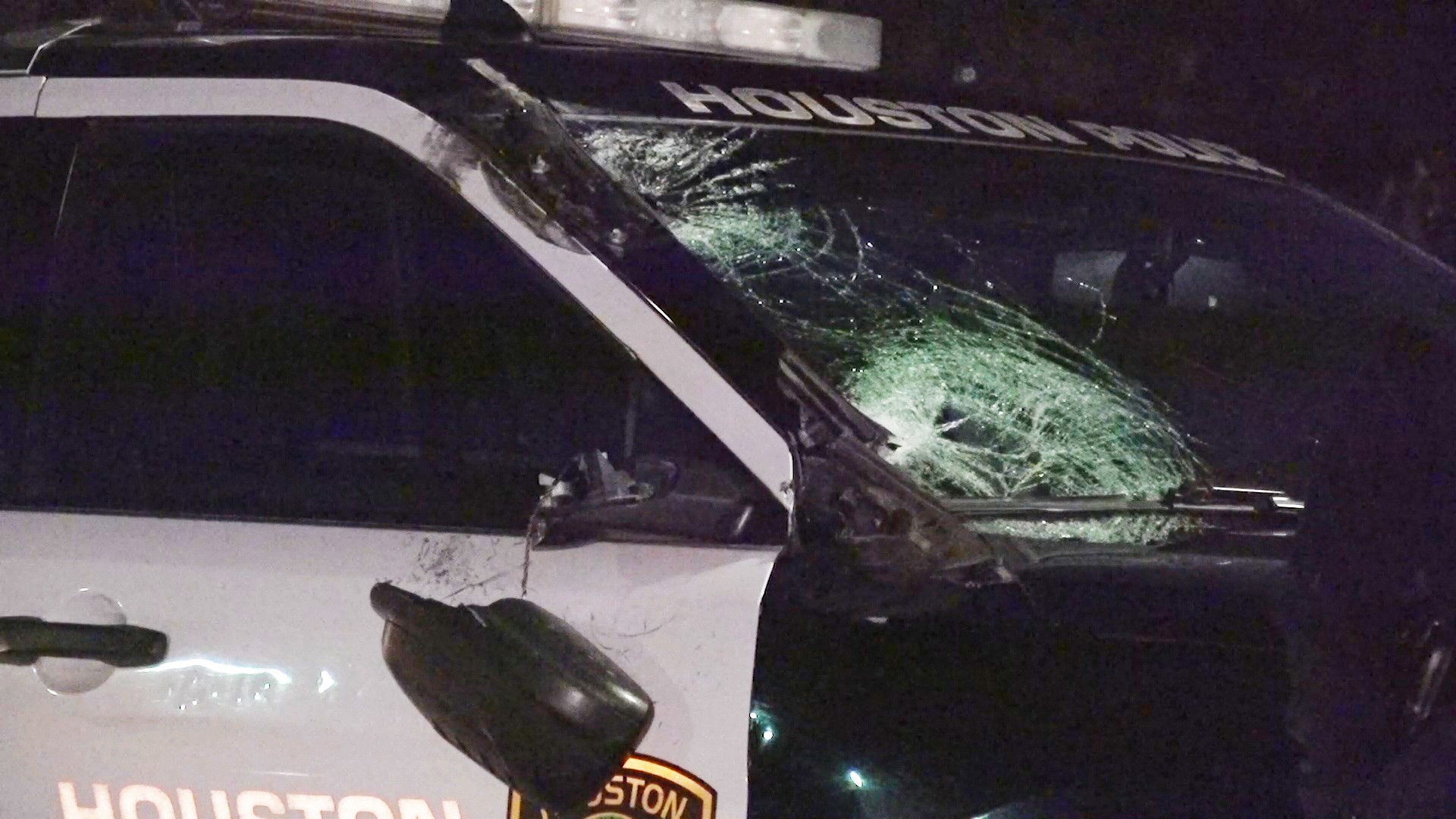 Houston police cruiser struck by tire during pursuit | khou.com