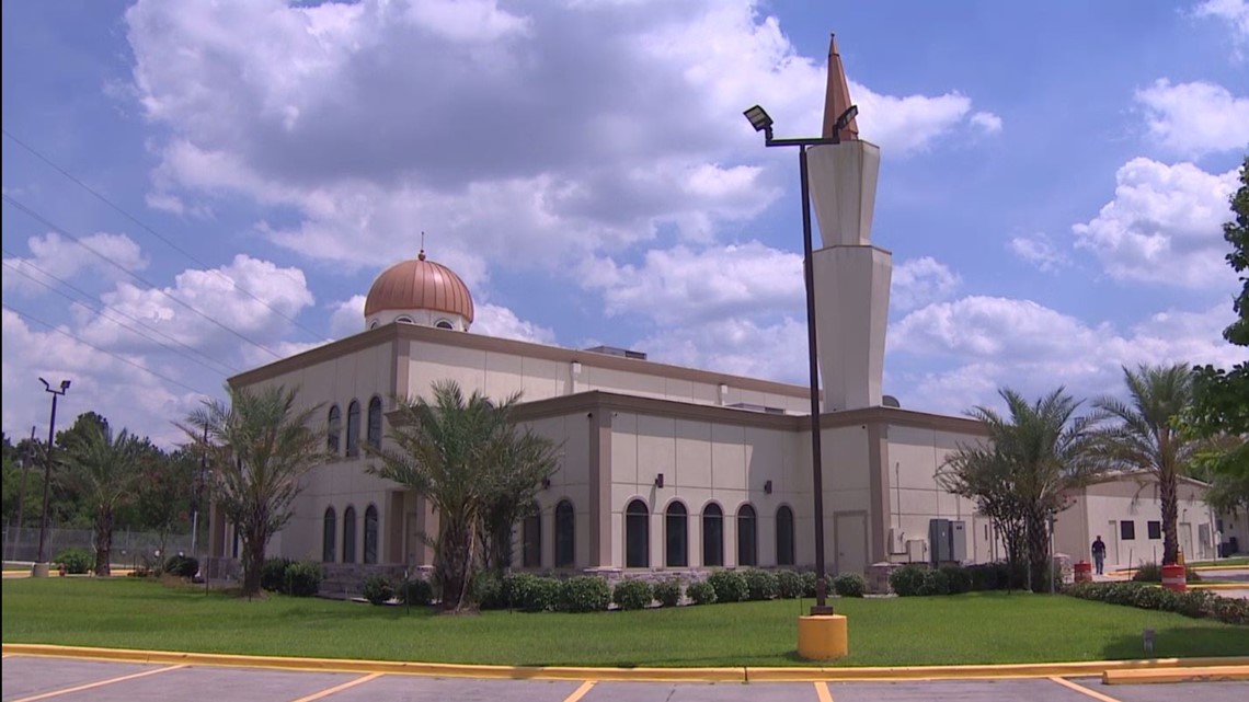 Police investigating online threat made against local mosque | khou.com