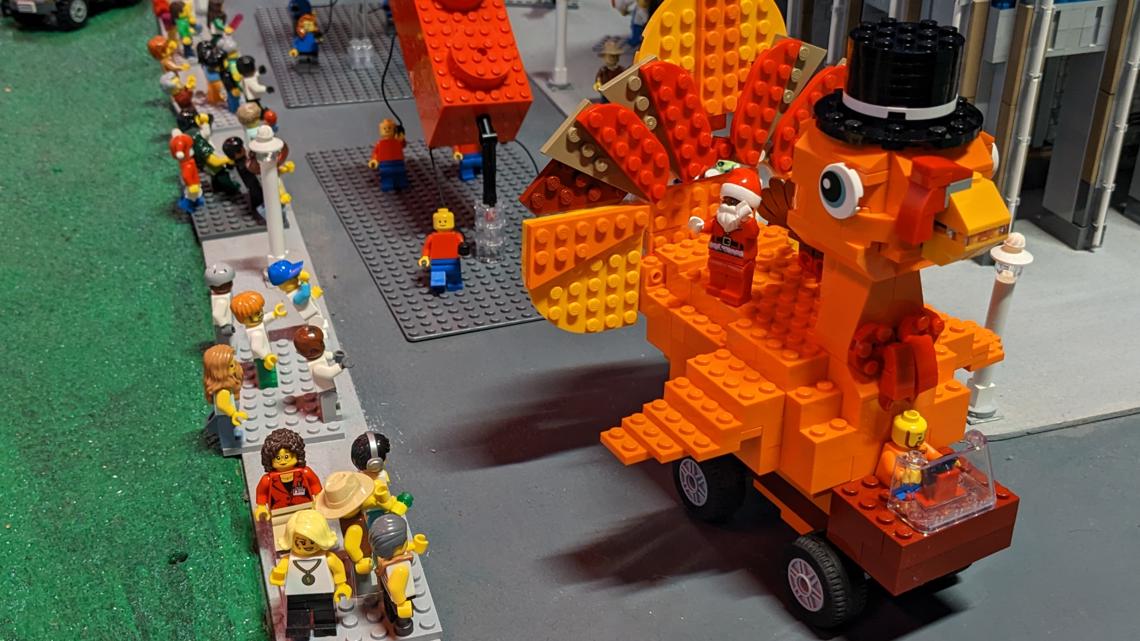 Artists create miniature Thanksgiving parade with 21,000 LEGOs | khou.com