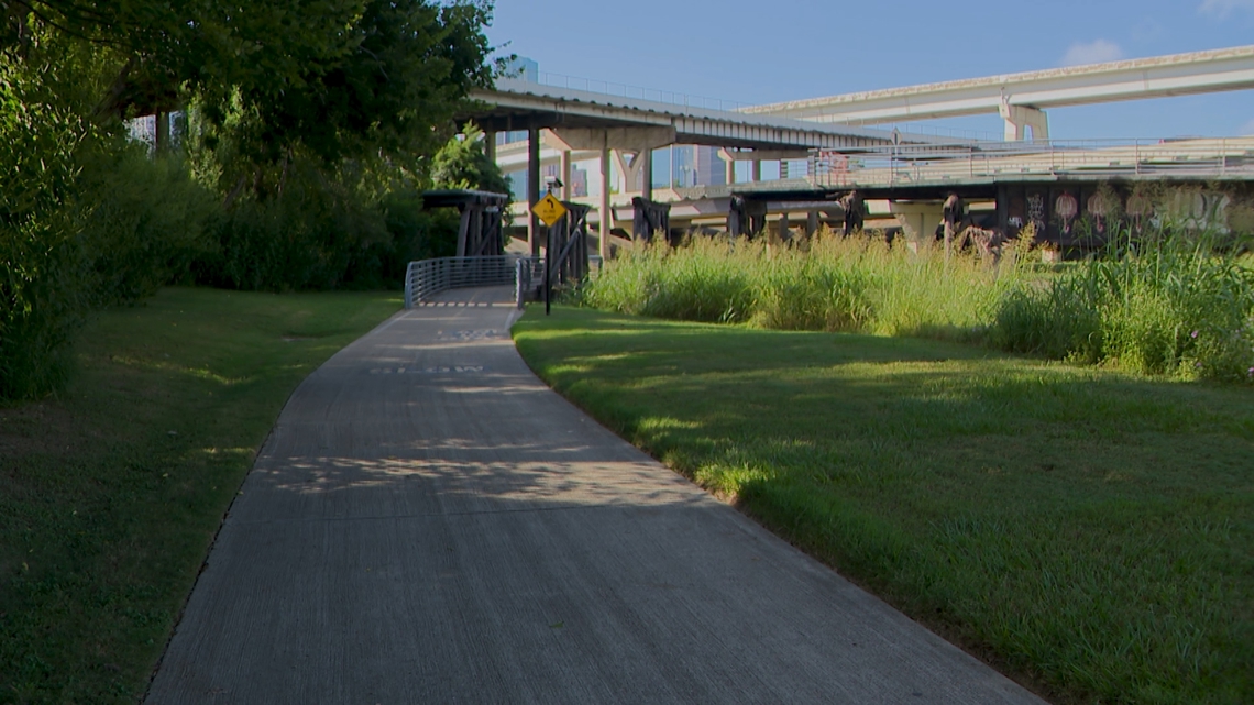 Coco Gauff wins first-round match at US Open after adding new serve ...