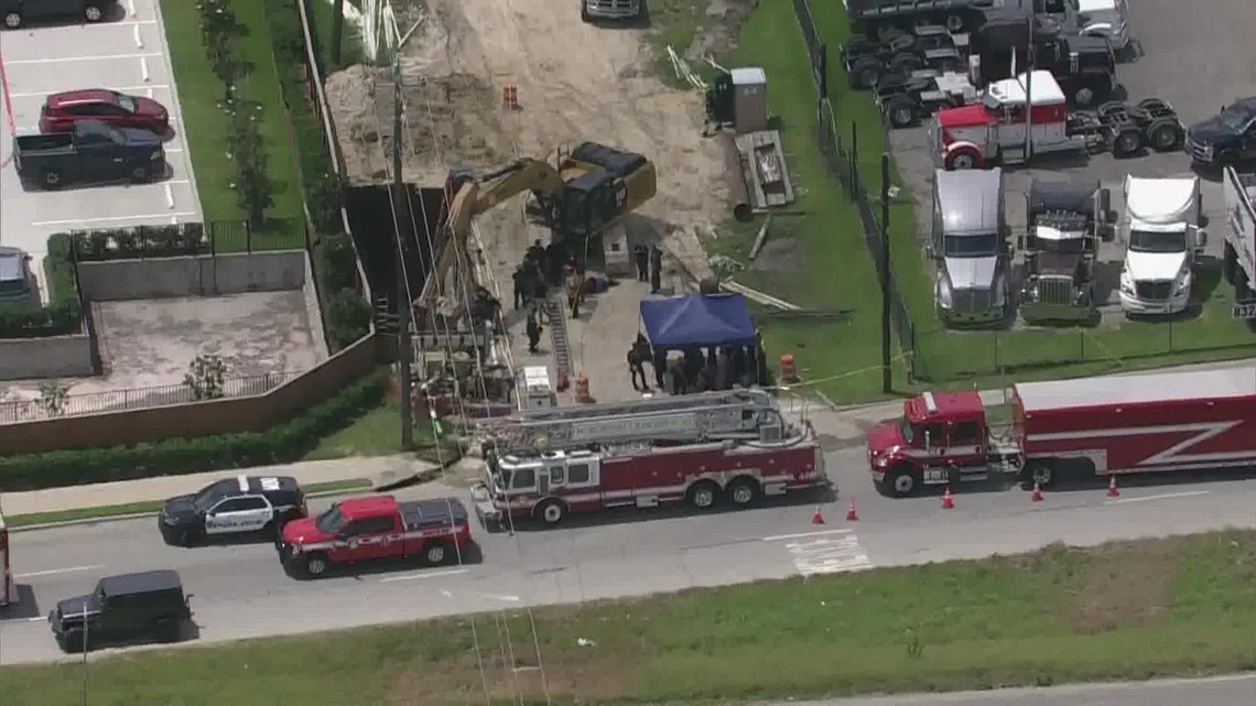 1 dead in east Houston worksite accident | khou.com