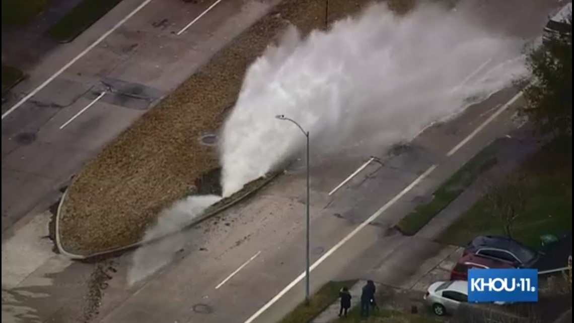 Houston water main break: Vehicle strikes fire hydrant on 43rd St ...
