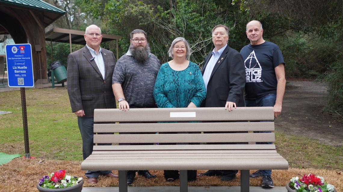 Park bench dedicated to Liz Barraza | khou.com