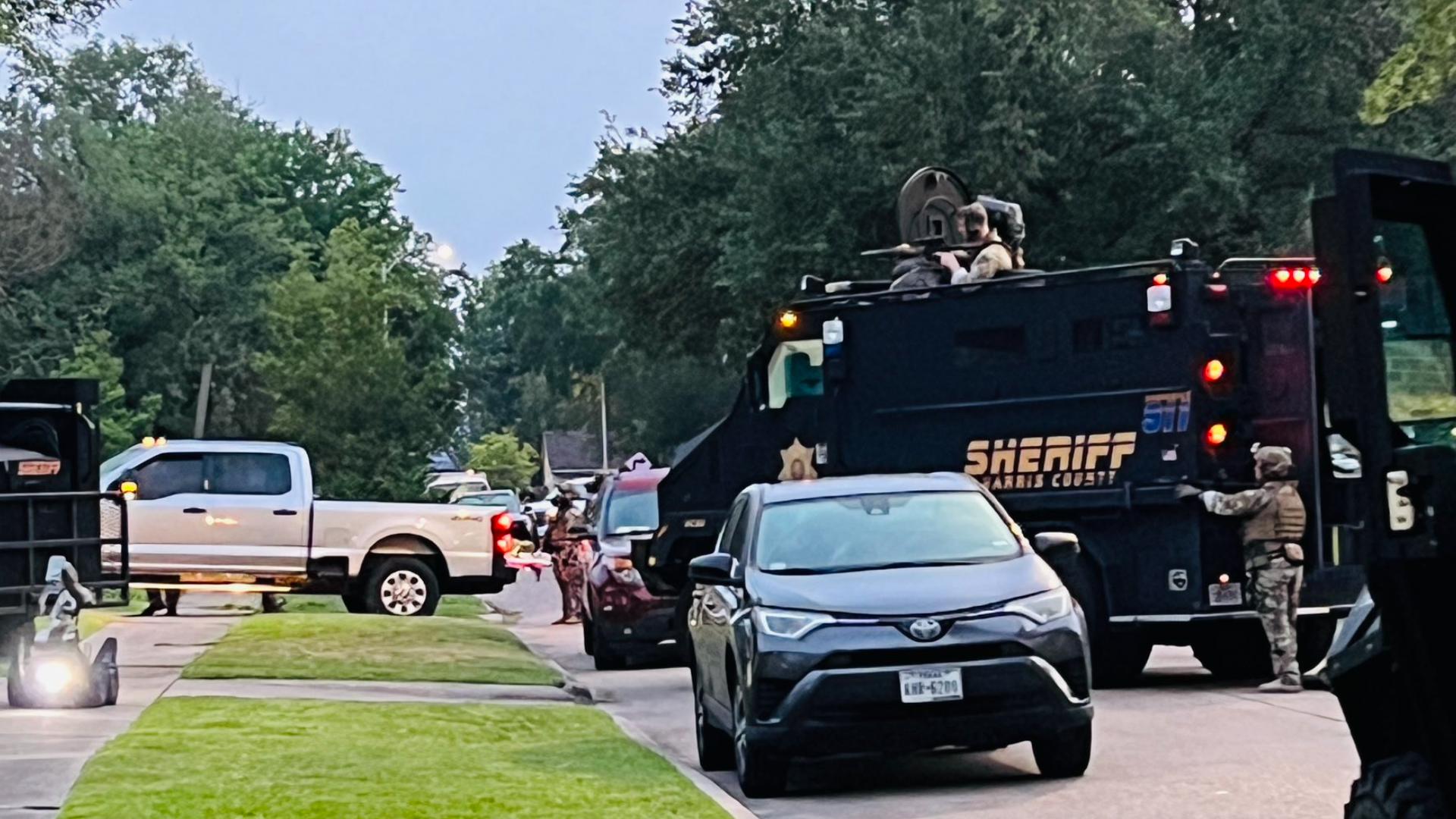 SWAT team arrests man with ties to MS-13 at home on Redding Road, HCSO ...