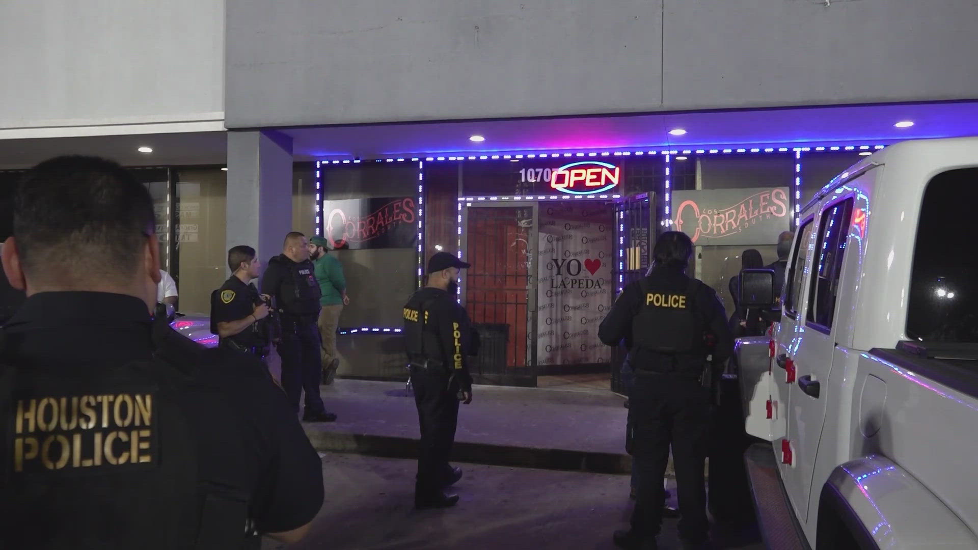 HPD arrests 20 in after-hours club raid along Gulf Freeway in southeast ...