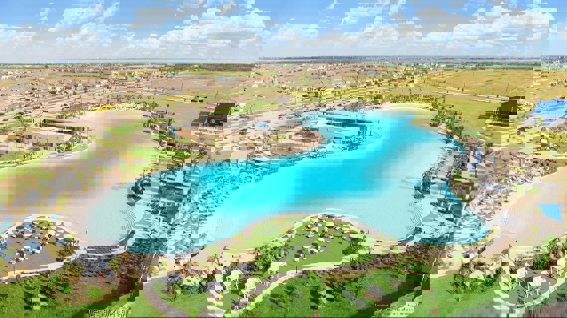 Crystal Lagoon opens in Katy's Sunterra community | khou.com