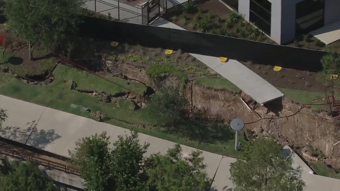 Houston news: Collapse along banks of Buffalo Bayou | khou.com