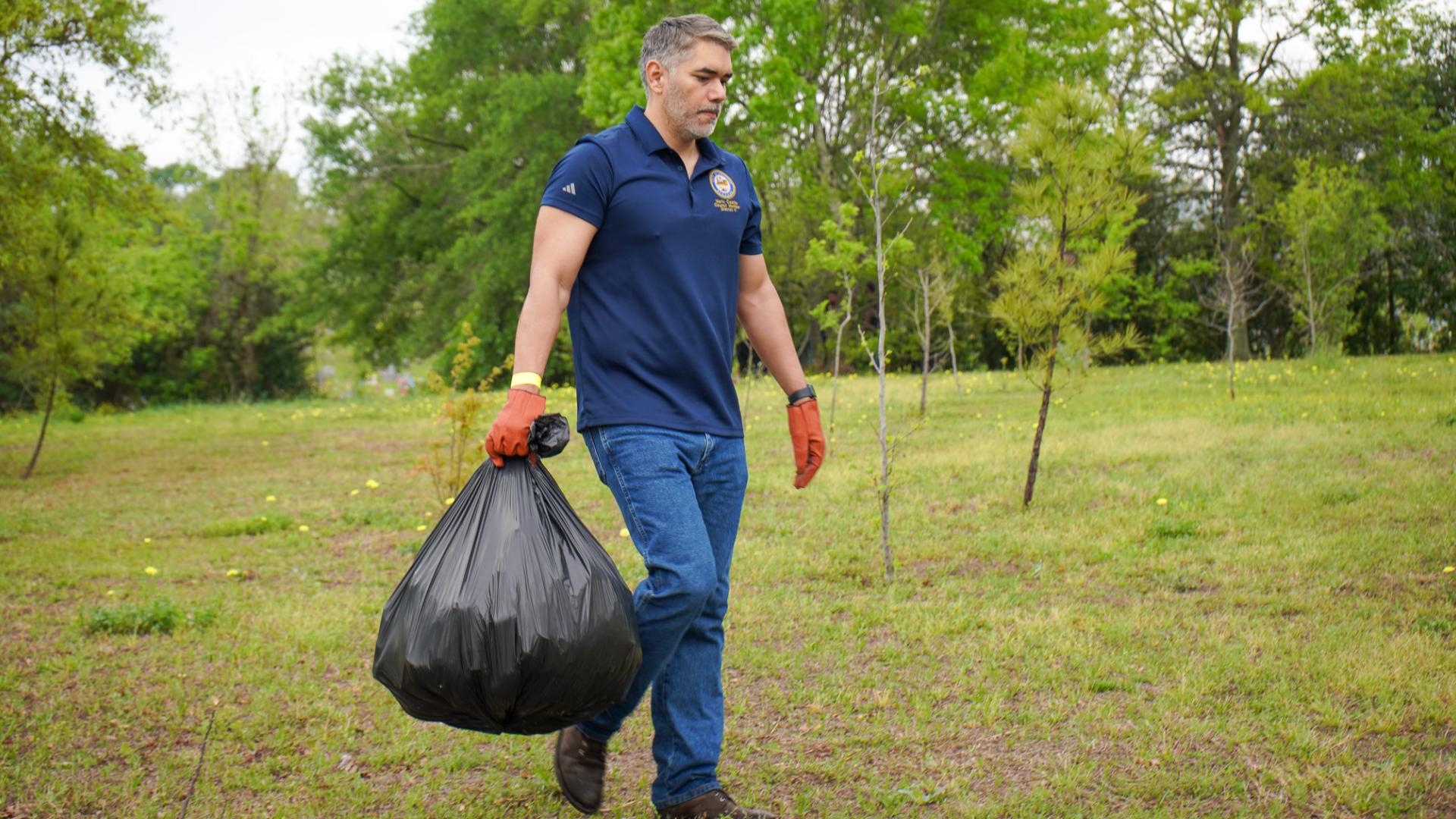 Volunteers gather for Trash Bash 2025 cleanup in Houston | khou.com