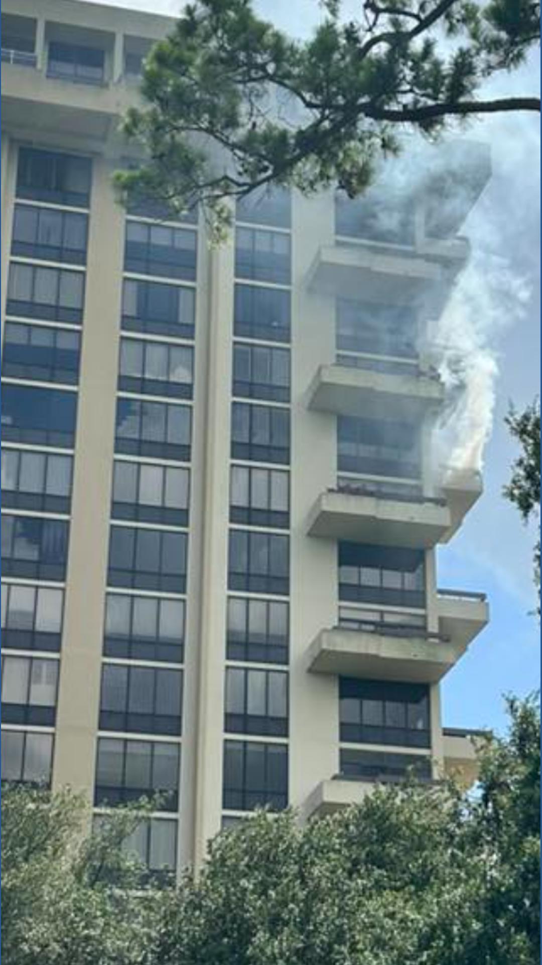 Breaking Houston news: Fire at NW Harris County condos | khou.com