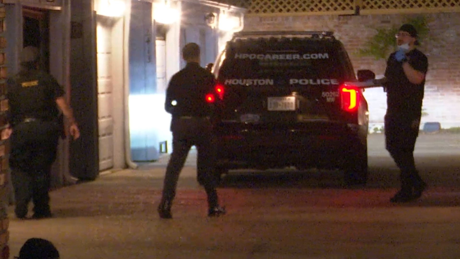 Houston news: Man, woman found dead in apartment, HPD says | khou.com