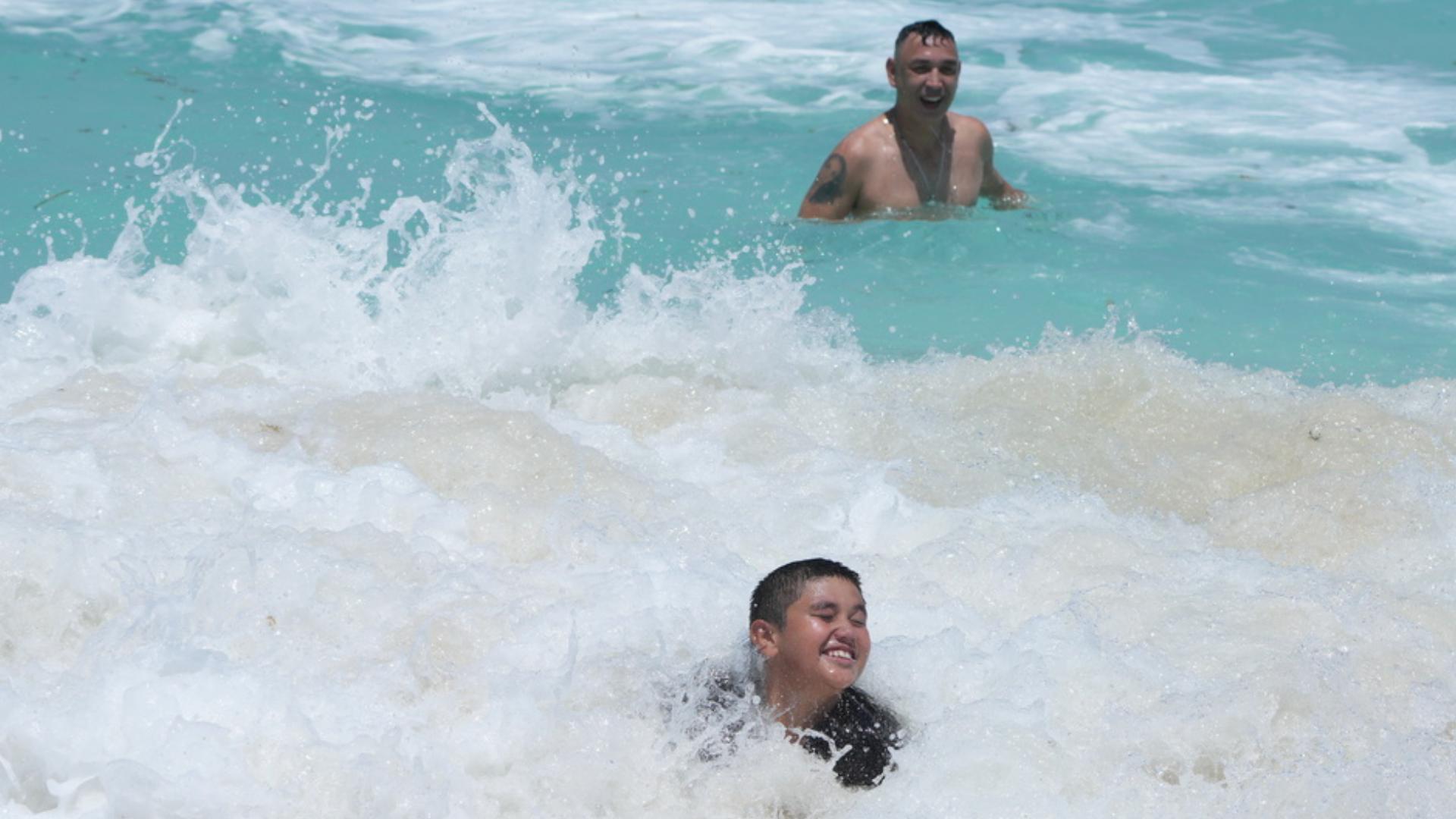 Hurricane Beryl strikes Tulum, other Mexican tourist resorts | khou.com