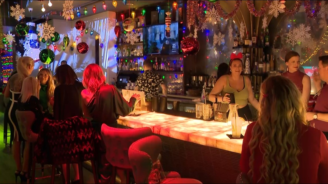 These Houston bars are getting into the holiday spirit