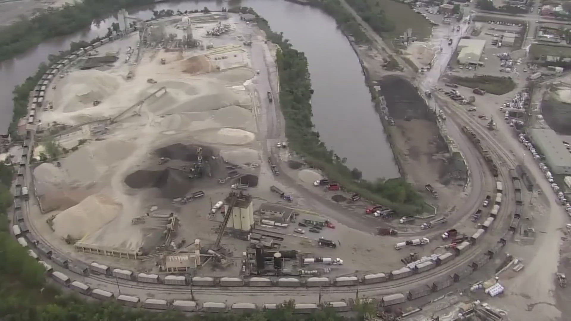 Body found at Houston railyard, CEMEX confirms | khou.com