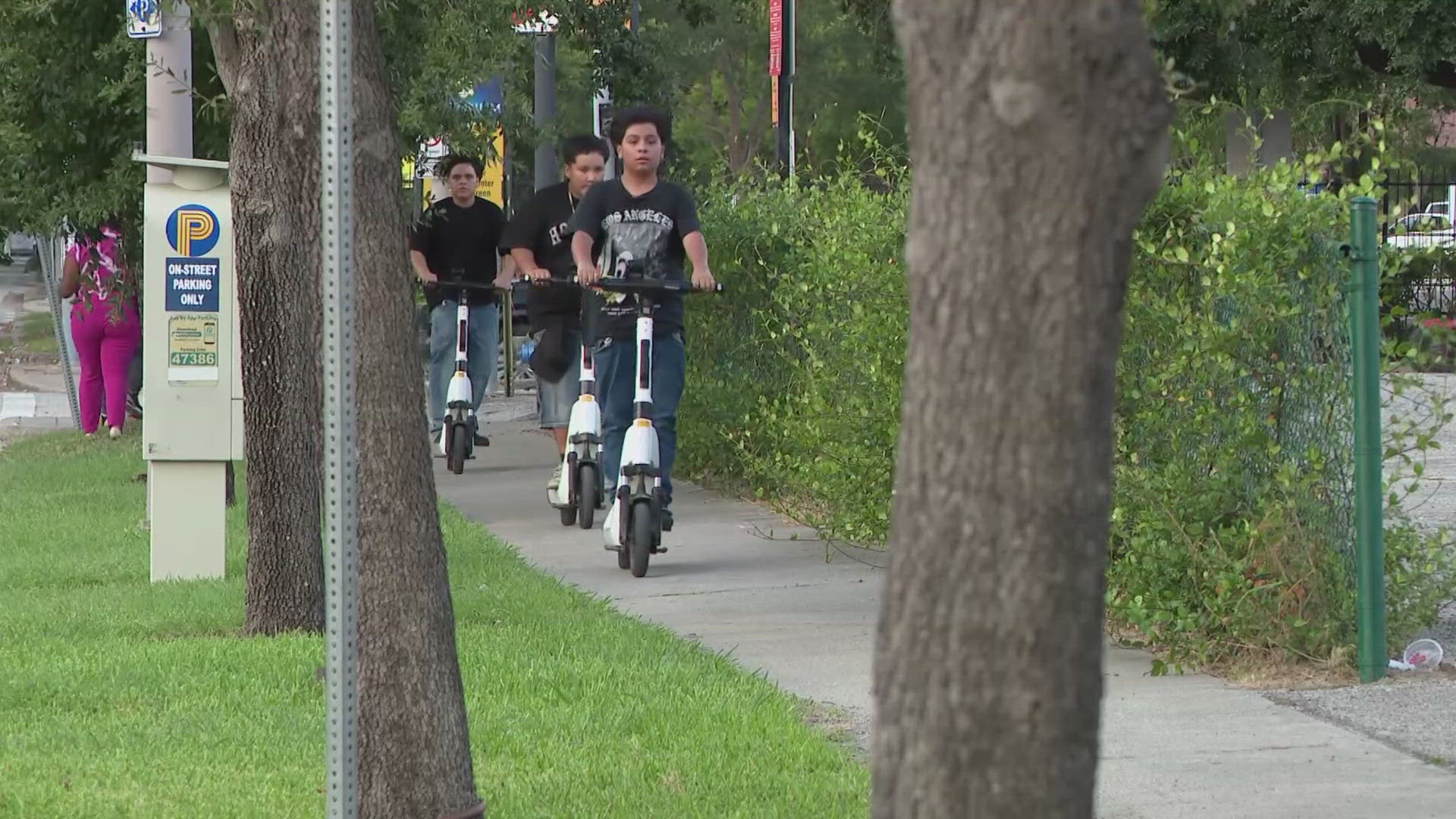 Houston considers curfew for scooters in upcoming council vote | khou.com
