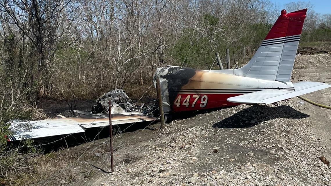 Small plane crashes and catches fire in Pearland, Texas | khou.com