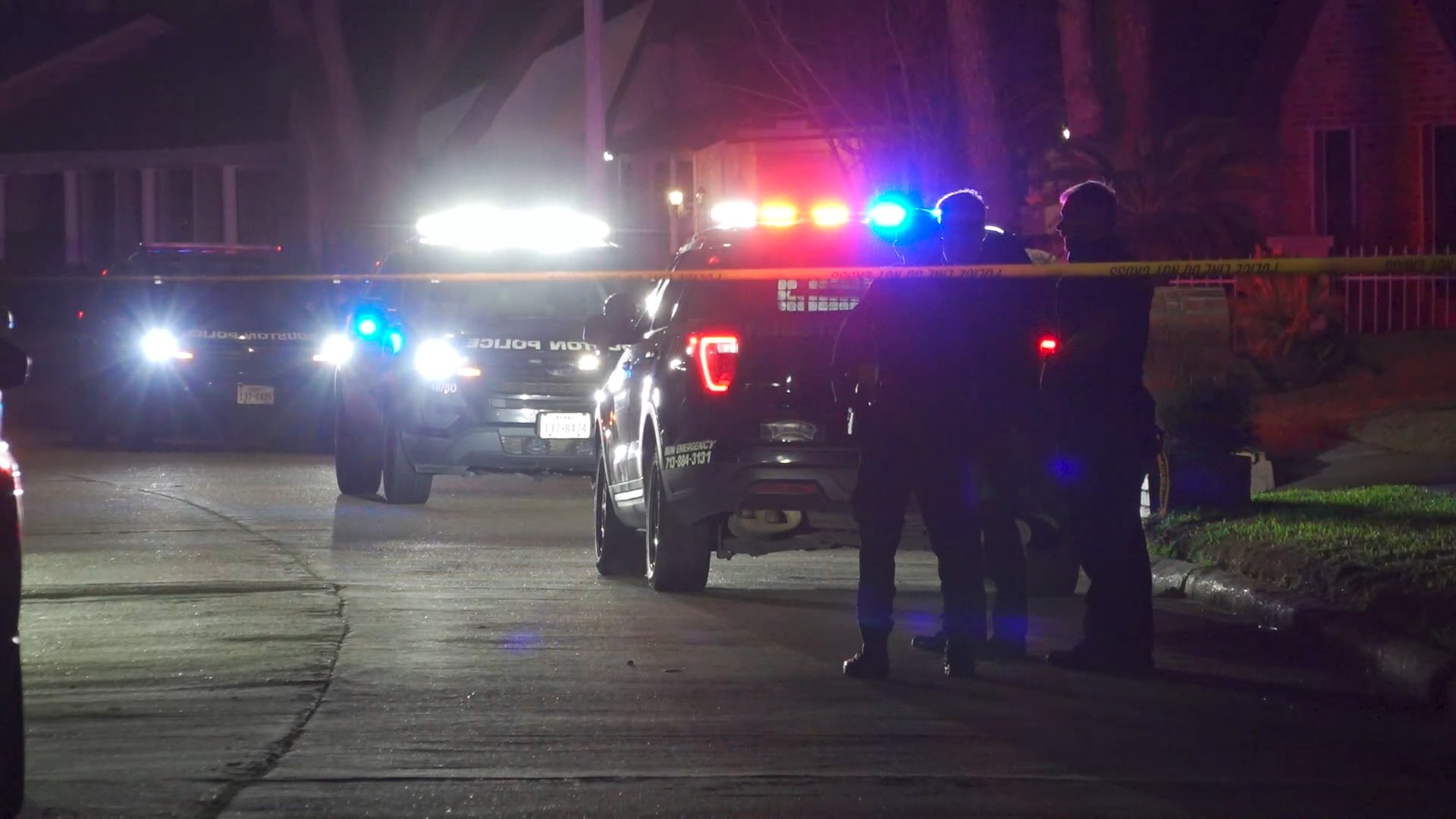 Houston crime: Man shot, killed while sitting in car outside home ...