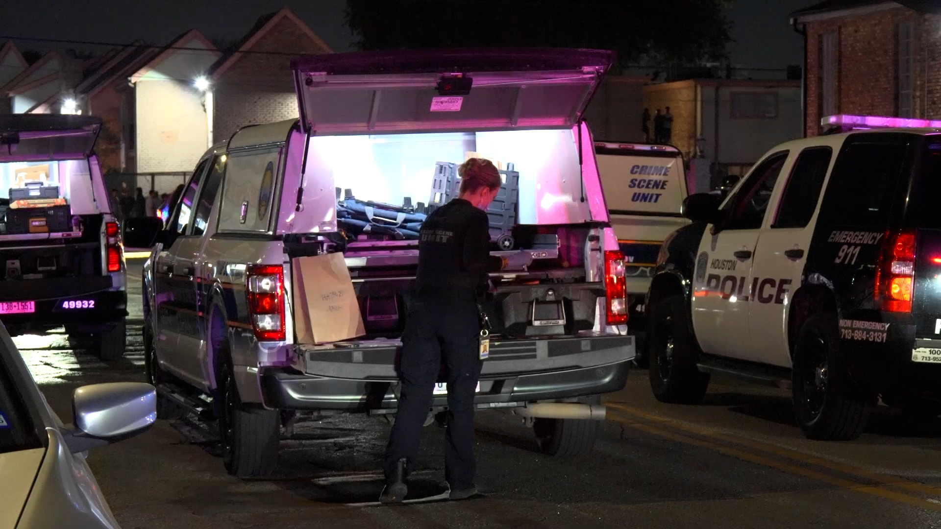 2 men killed in shooting at Houston apartment complex | khou.com