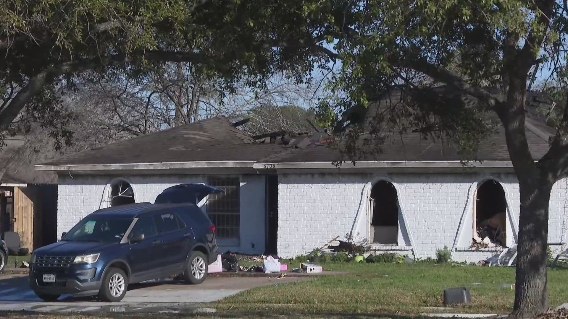 Families displaced after duplex fire on West Fuqua in southwest Houston ...