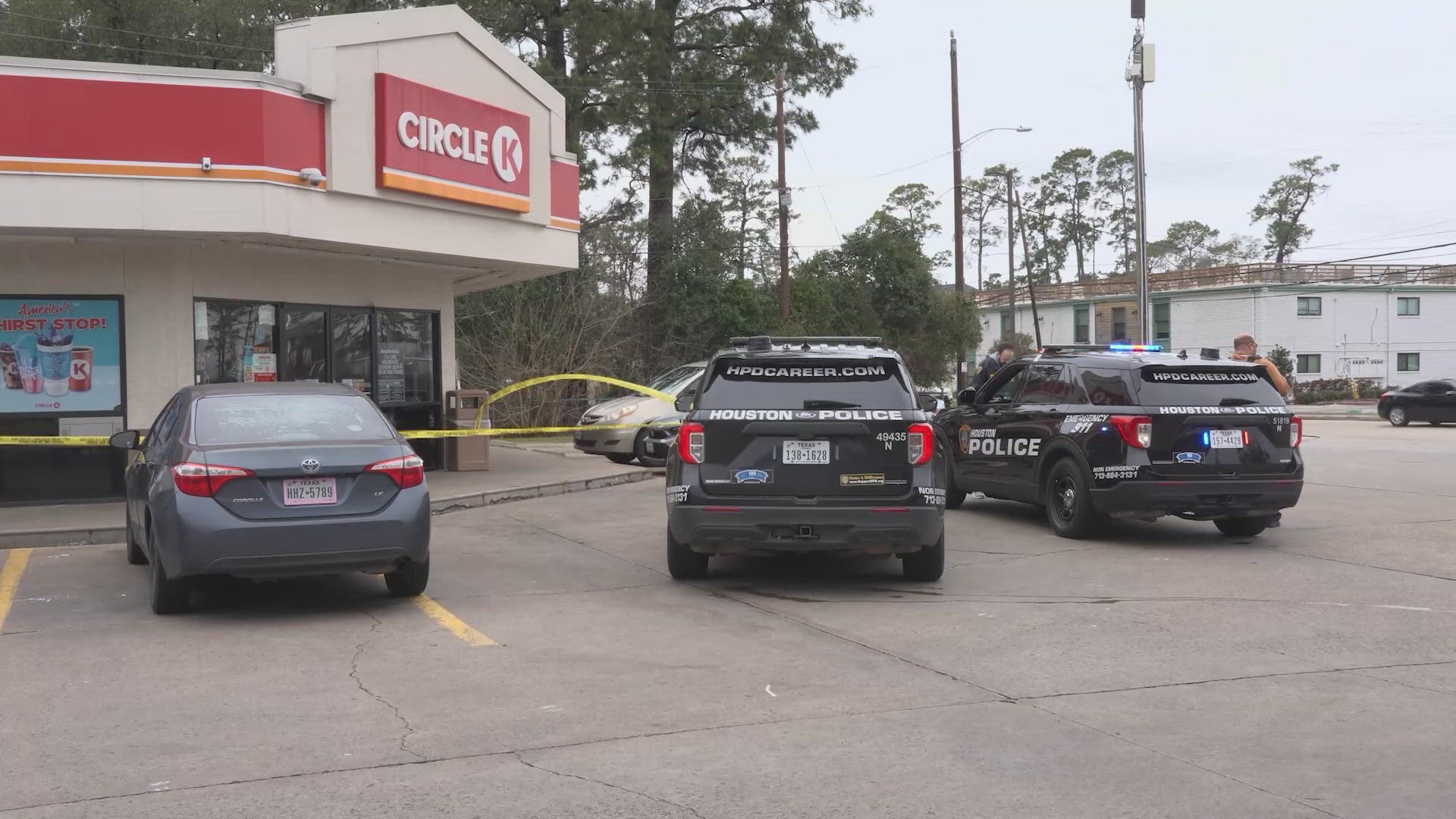 Woman shot during attempted robbery at northwest Houston convenience ...