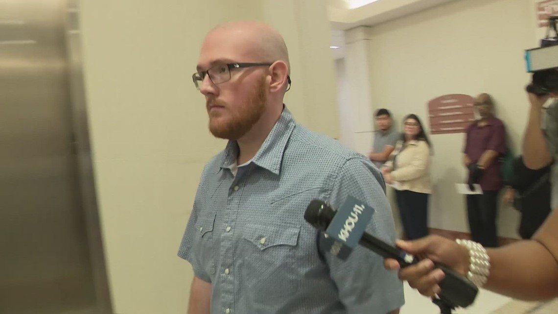 Ex- HPD officer William McCoy in court on indecency charges | khou.com