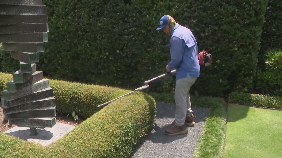 What are businesses doing to keep outdoor workers safe in this ...