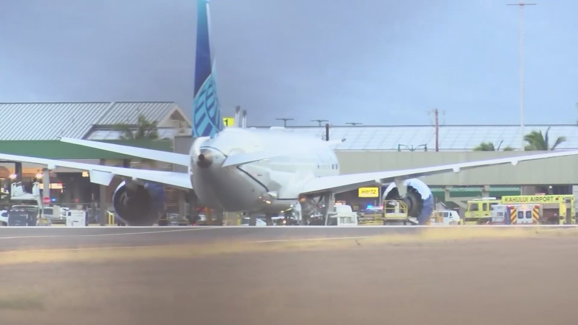 Body found in wheel well of United flight from Chicago to Maui on ...